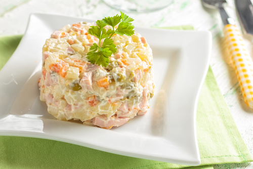 Discover this easy & quick recipe for Russian salad - Meet & Eat